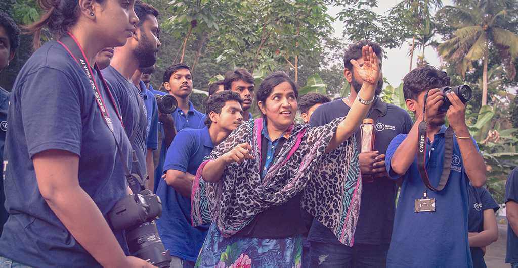 Why is Communication in Photography Important? - Creative Hut Institute ...